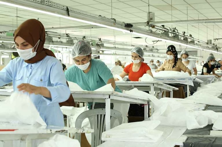 Turkey raises minimum monthly wage by 30% for 2025 | TEXtalks | let's ...